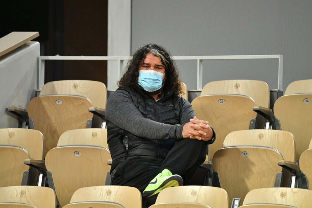 Roland Garros, Insolite > Le coach de Ferro, Emmanuel Planque, et le ...