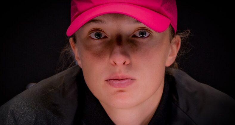 Open d'Australie > La réponse très sèche de Swiatek à un journaliste après sa défaite en demi ...