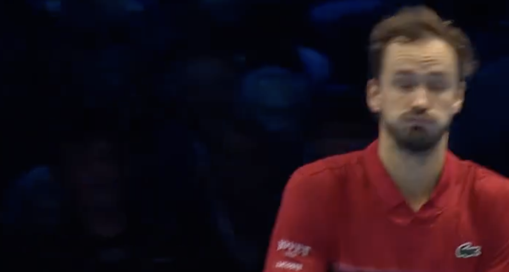 ATP - Finals, Vidéos > Sonné par Sinner, Medvedev ne sait même pas que ...