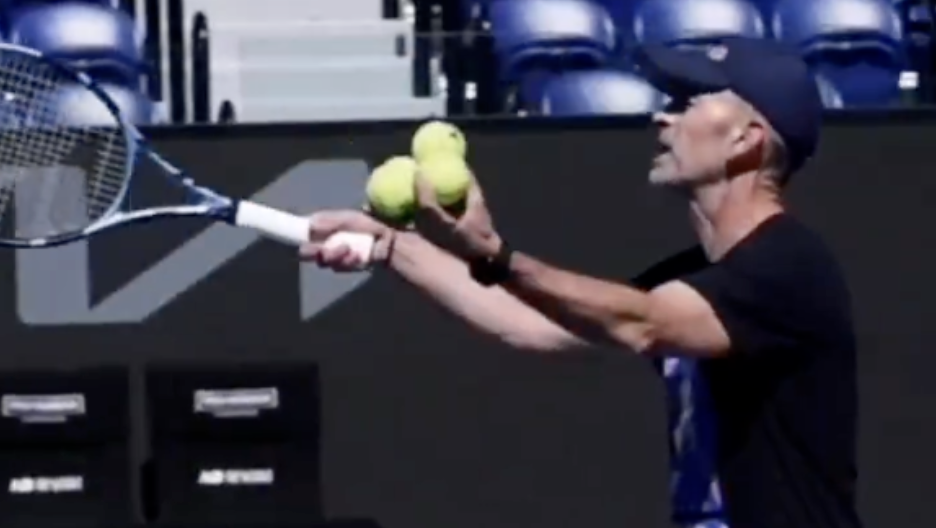 Open d'Australie, Vidéos > Samuel Lopez, le coach de Carlos Alcaraz, ne ...